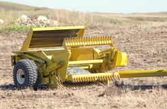 Signature Series 7200 Rock Picker « Degelman Industries